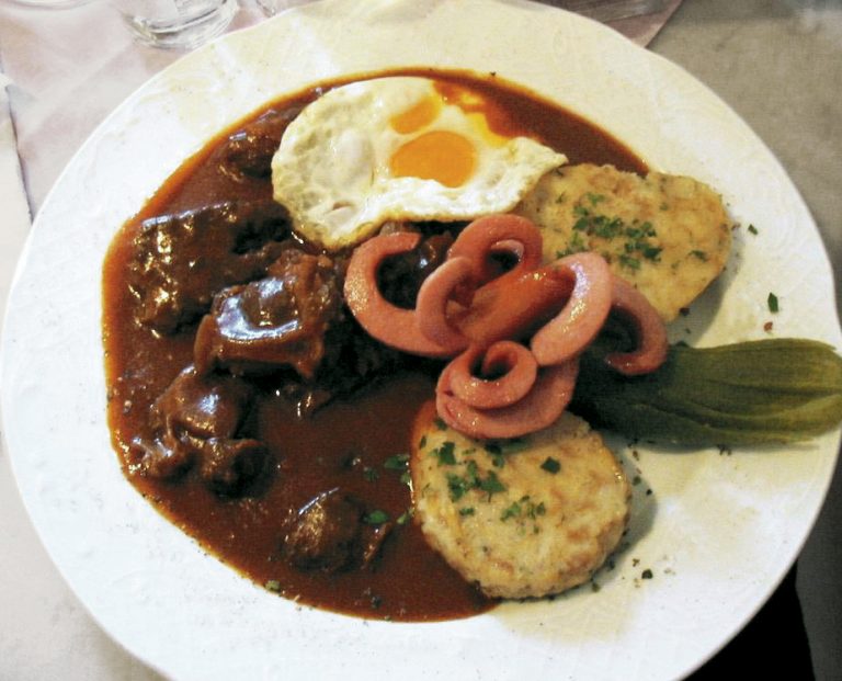 Goulash: Culinary Icon of the Hungarian Puszta - THE HISTORY AVENUE