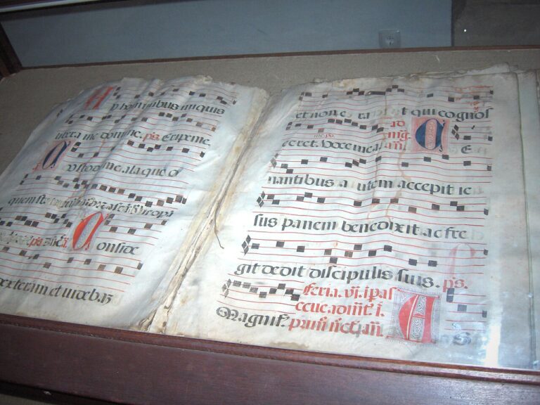 The Meditative Sound of Gregorian Chant - THE HISTORY AVENUE